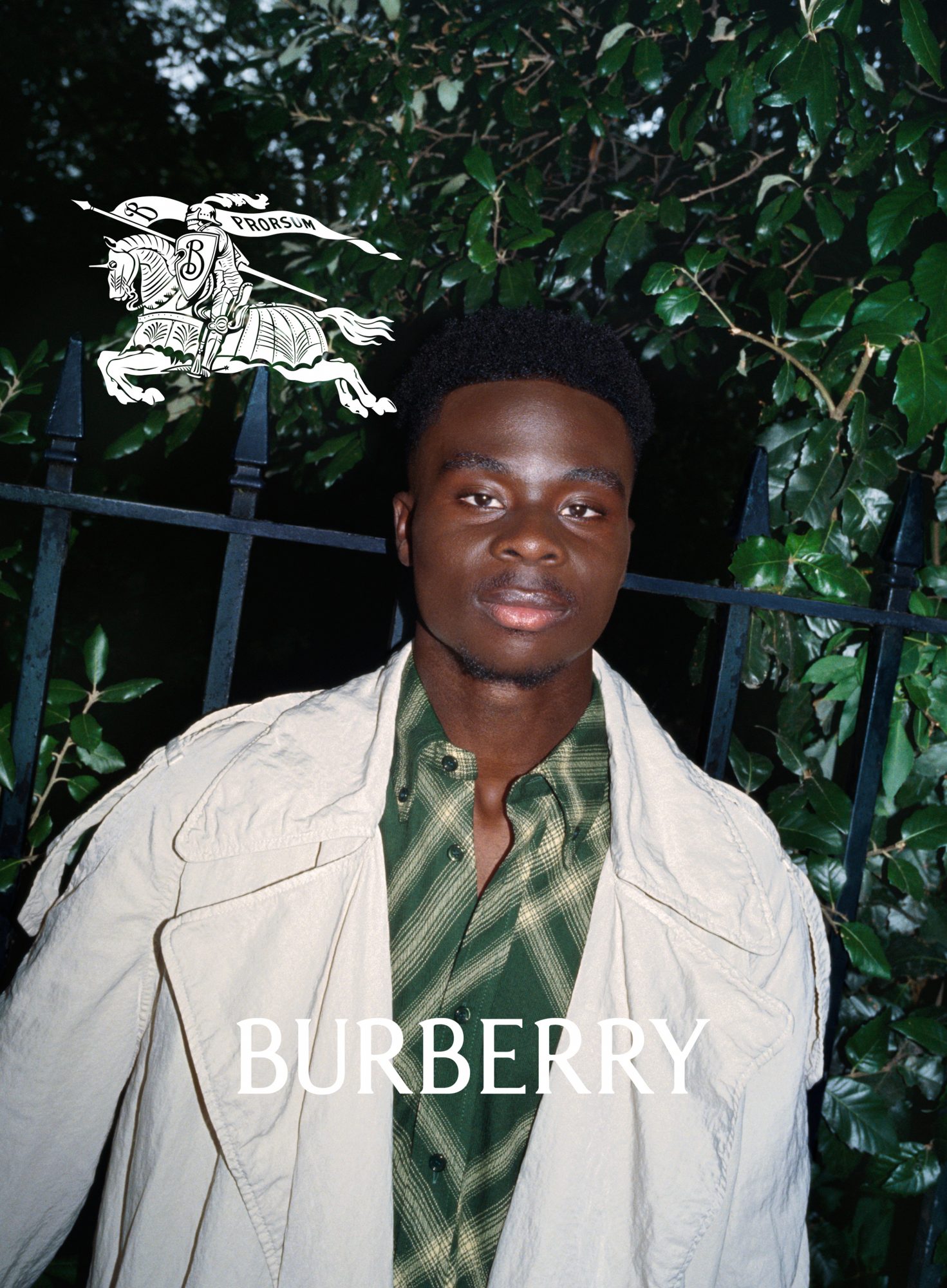 Tyrone Lebon photographs Burberry SP23 – News – DoBeDo Represents