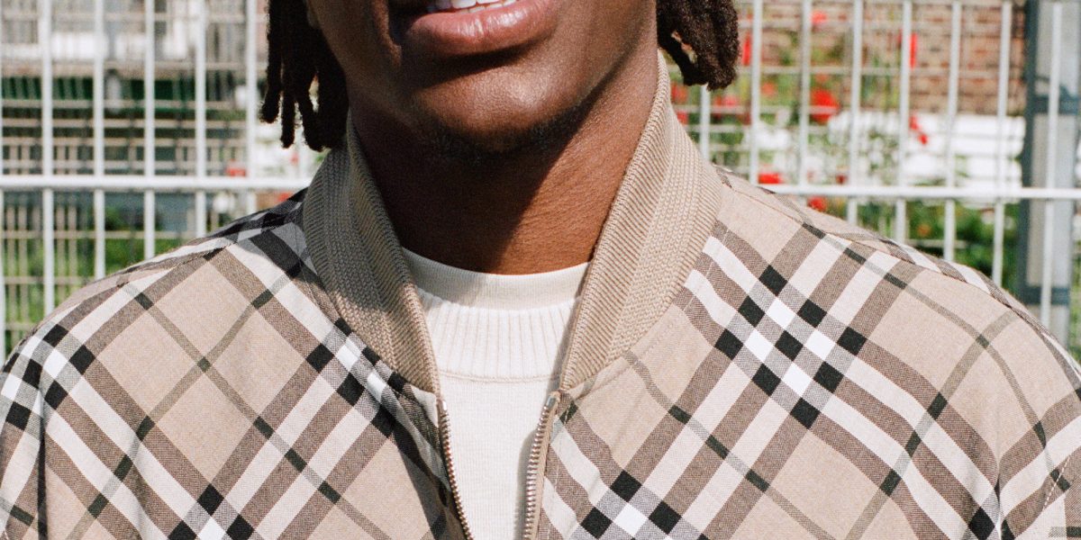 Jack Day photographs Burberry footballer series – News – DoBeDo Represents