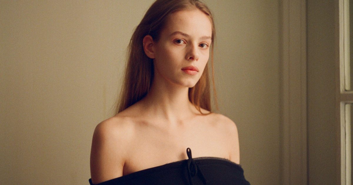 Jack Day Photographs Marie Adam Leenaerdt FW25 – News – DoBeDo Represents