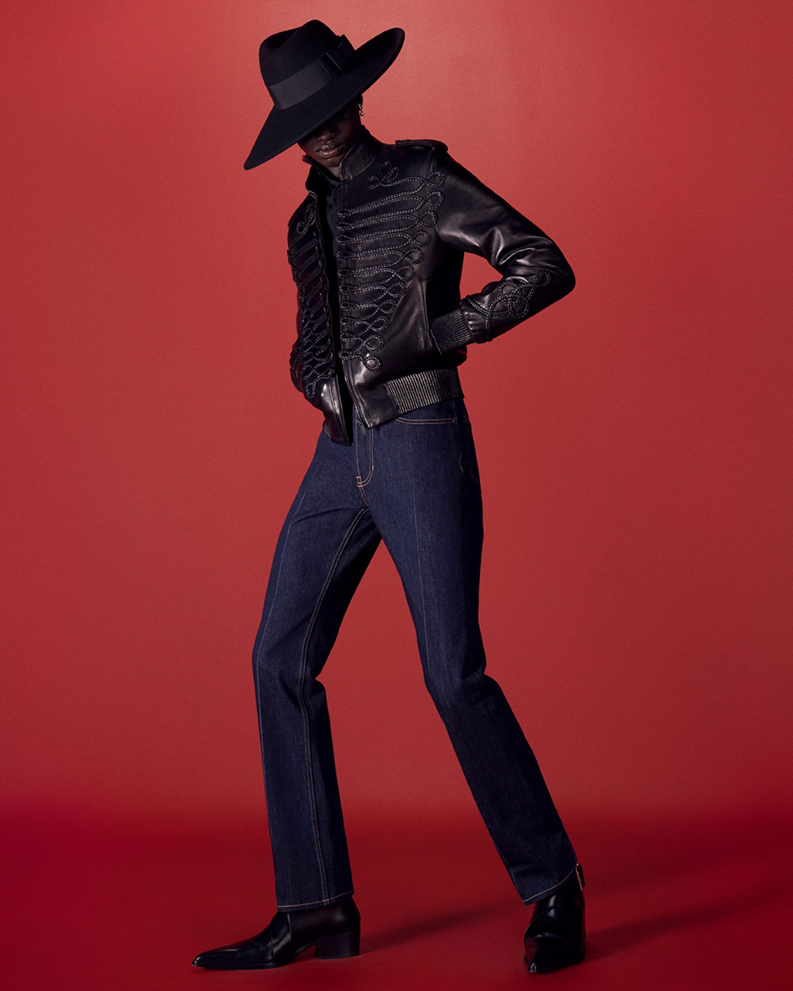Theo Sion Photographs Alexander McQueen AW25 Hero Campaign – News ...