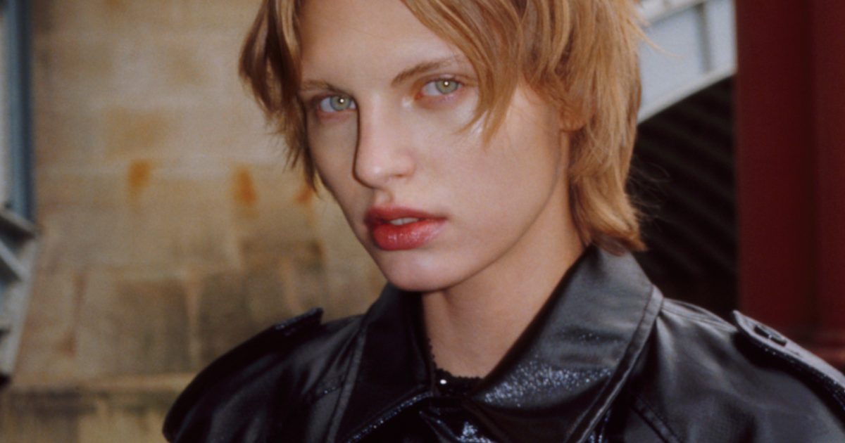 Jack Day Photographs for EE72 – News – DoBeDo Represents